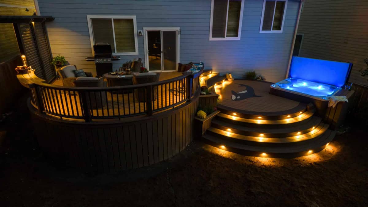 The Aesthetics and Advantages of Curved Deck Designs With Clubhouse PVC