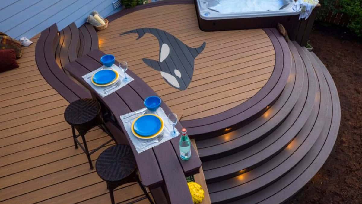 The Aesthetics and Advantages of Curved Deck Designs With Clubhouse PVC